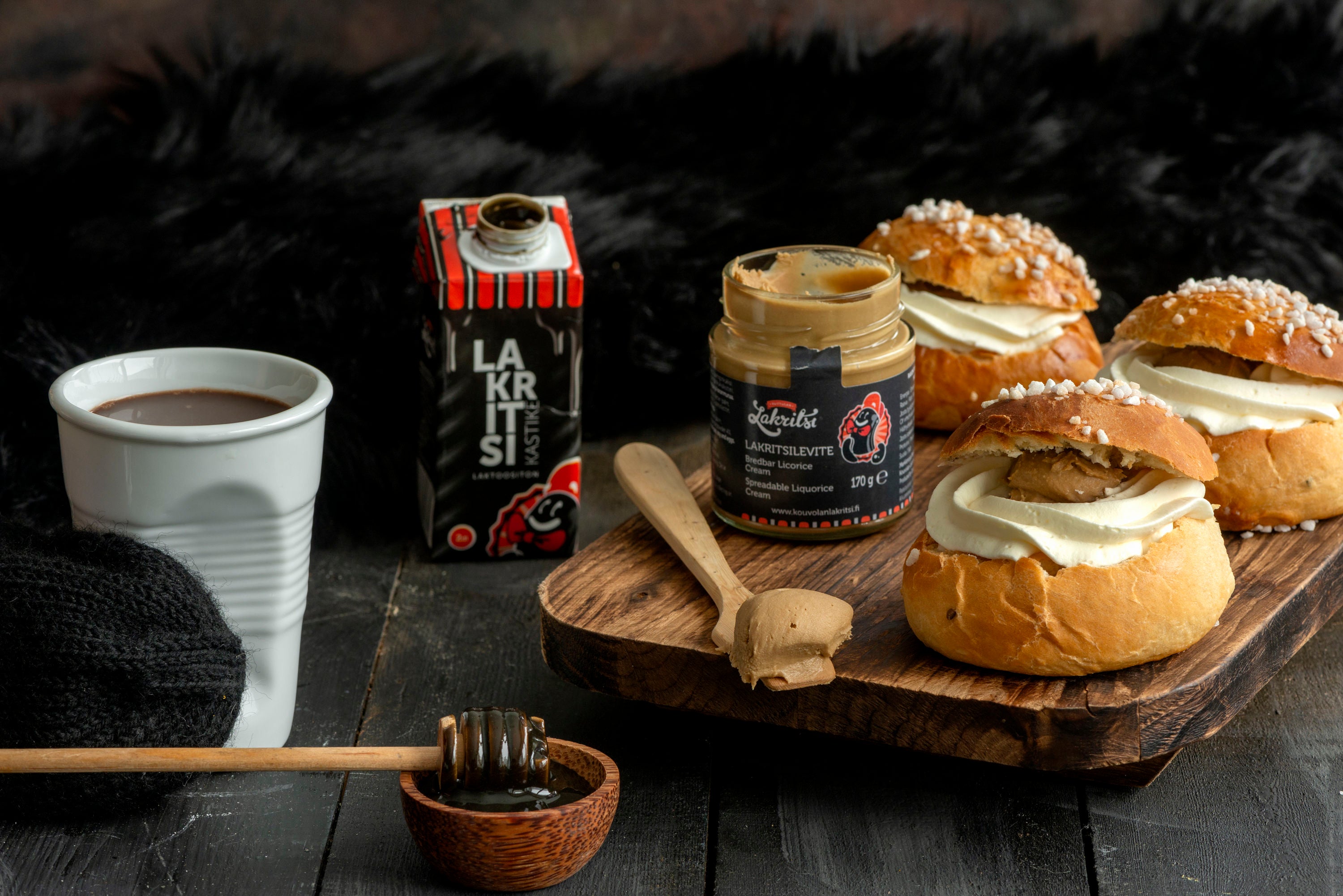 Lakritsi-laskiaispullat | Kouvolan Lakritsi
